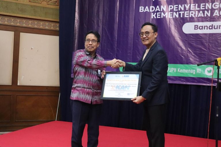 Terima sertifikat akreditasi, laboratorium halal BPJPH diakui dunia Terima sertifikat akreditasi, laboratorium halal BPJPH diakui dunia