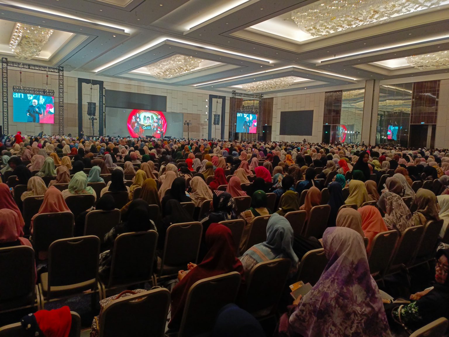 Cinta Quran Foundation dan Shafira Travel sukses gelar Amazing Quran di Surabaya jadi inspirasi ...